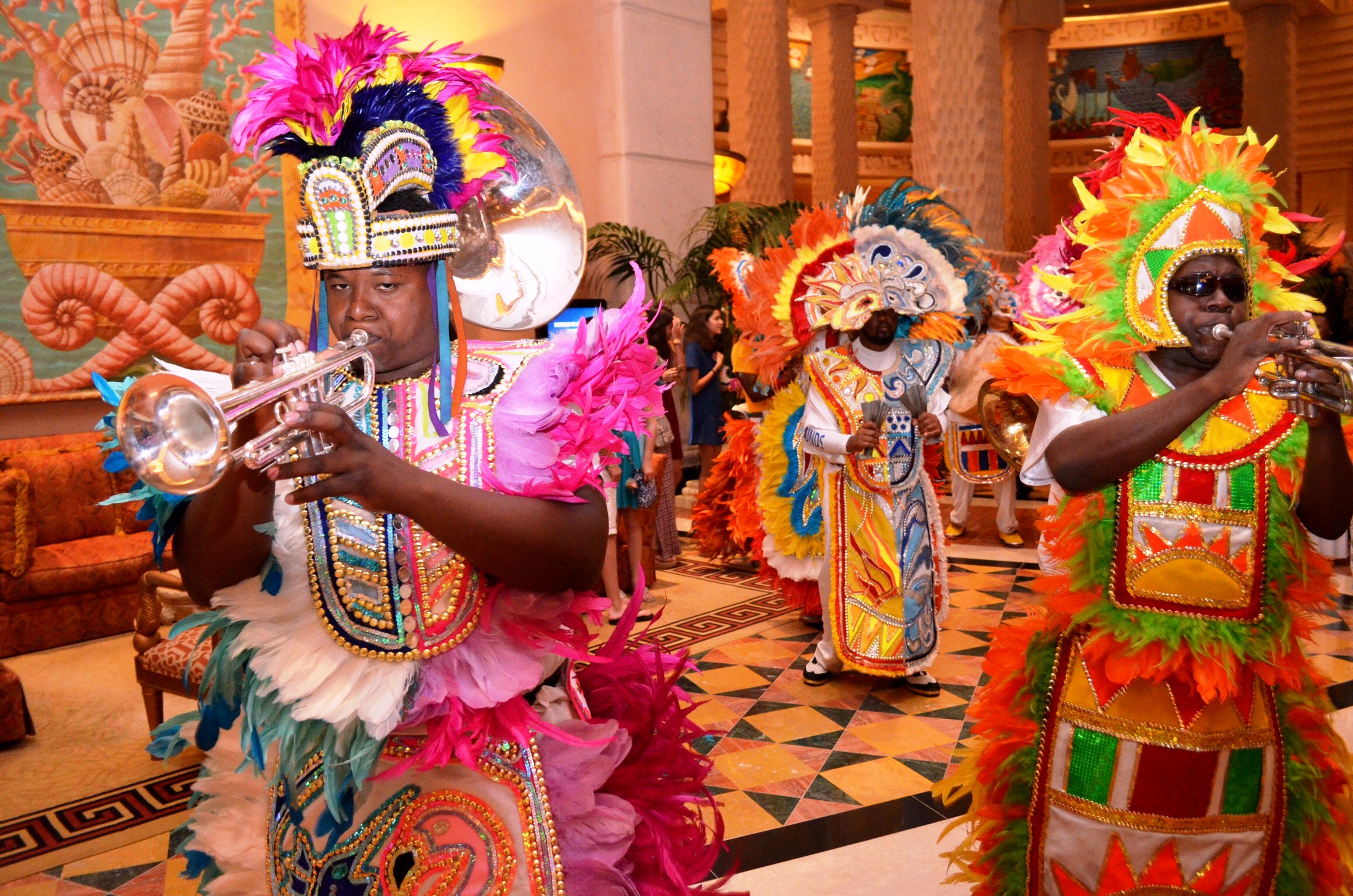Junkanoo: celebrando a cultura local em hotel de Bahamas - Maior Viagem